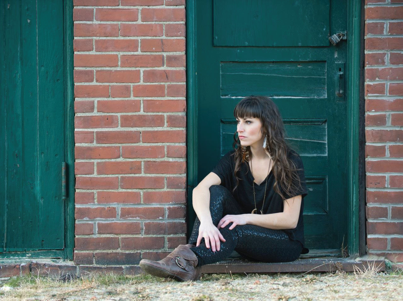 Sarah Blacker | The Outlaw Roadshow